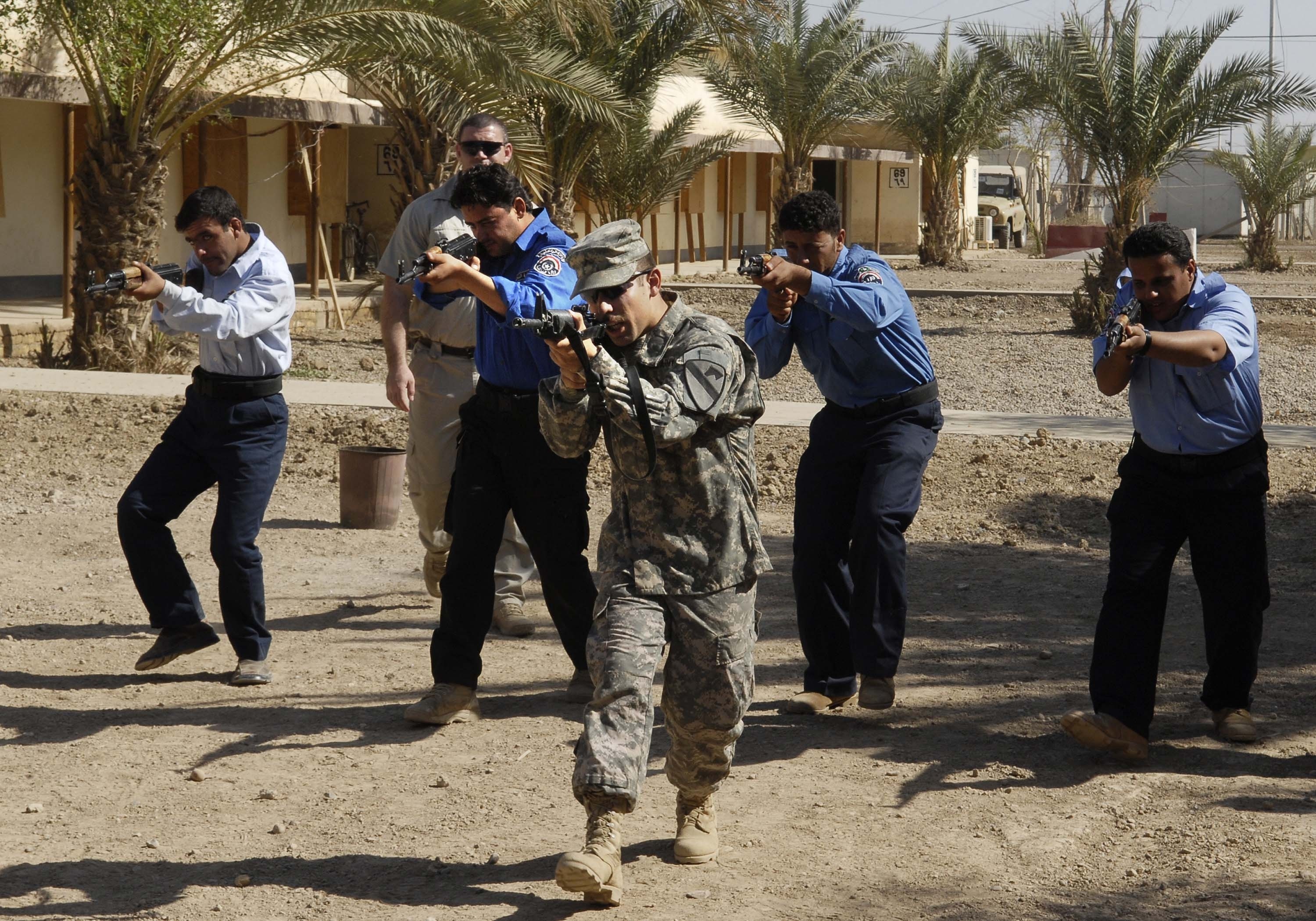 Soldiers Train Iraqi Police | Article | The United States Army