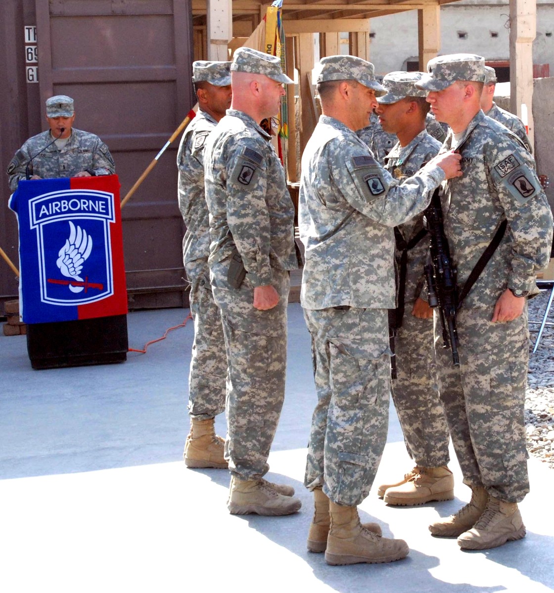 Medic earns Bronze Star for valor for actions during Afghanistan ...