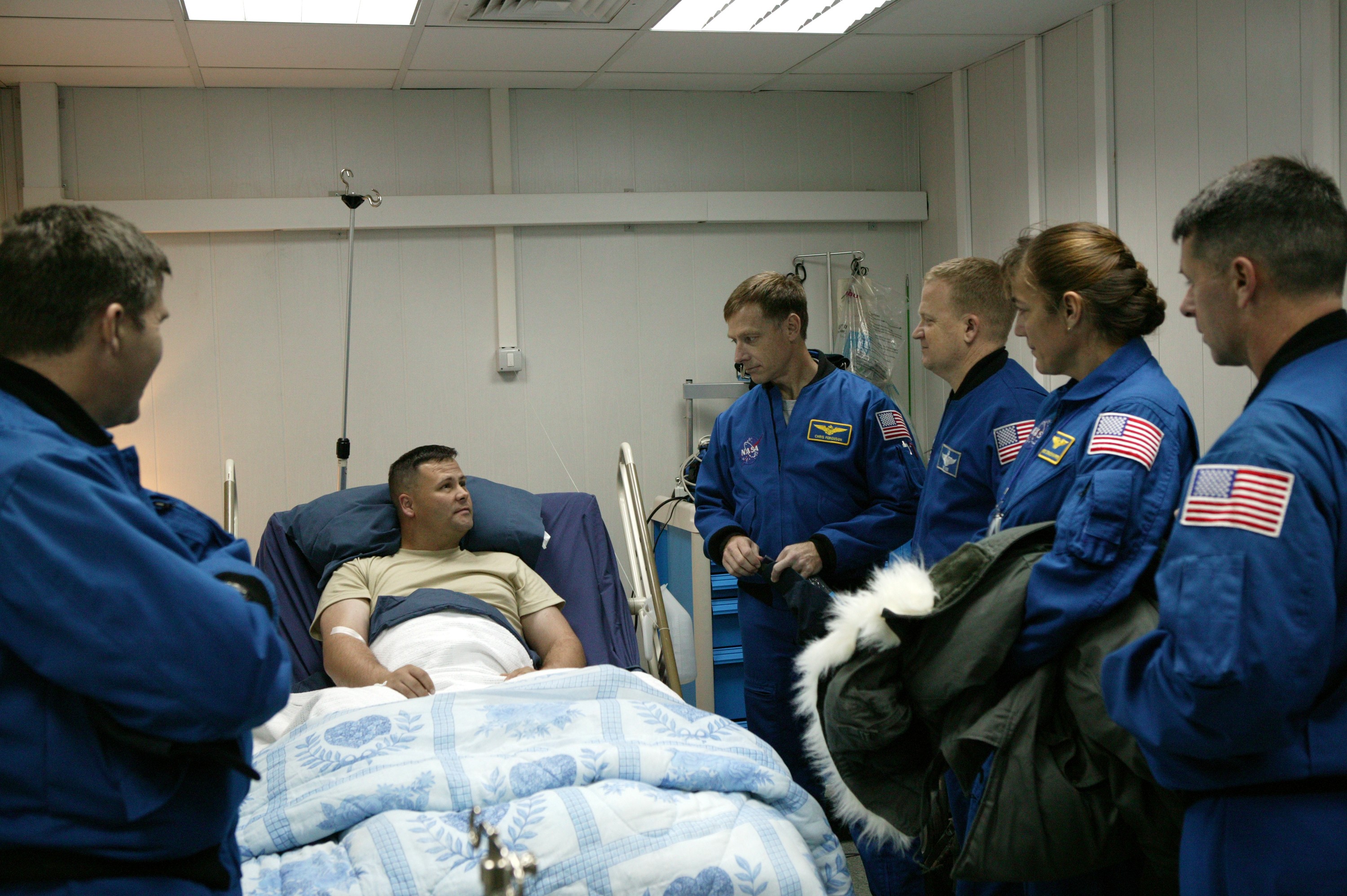 STS crew on USO Tour | Article | The United States Army