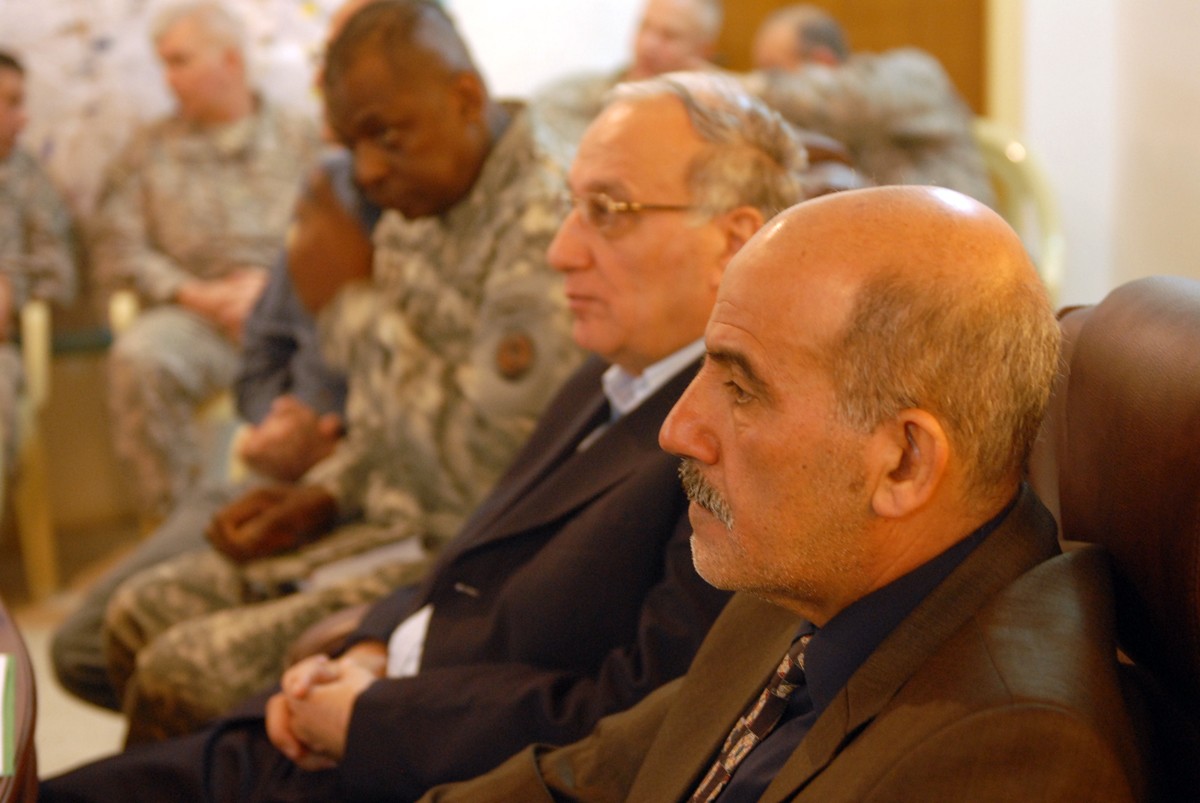 Purple fingers for Election Day | Article | The United States Army