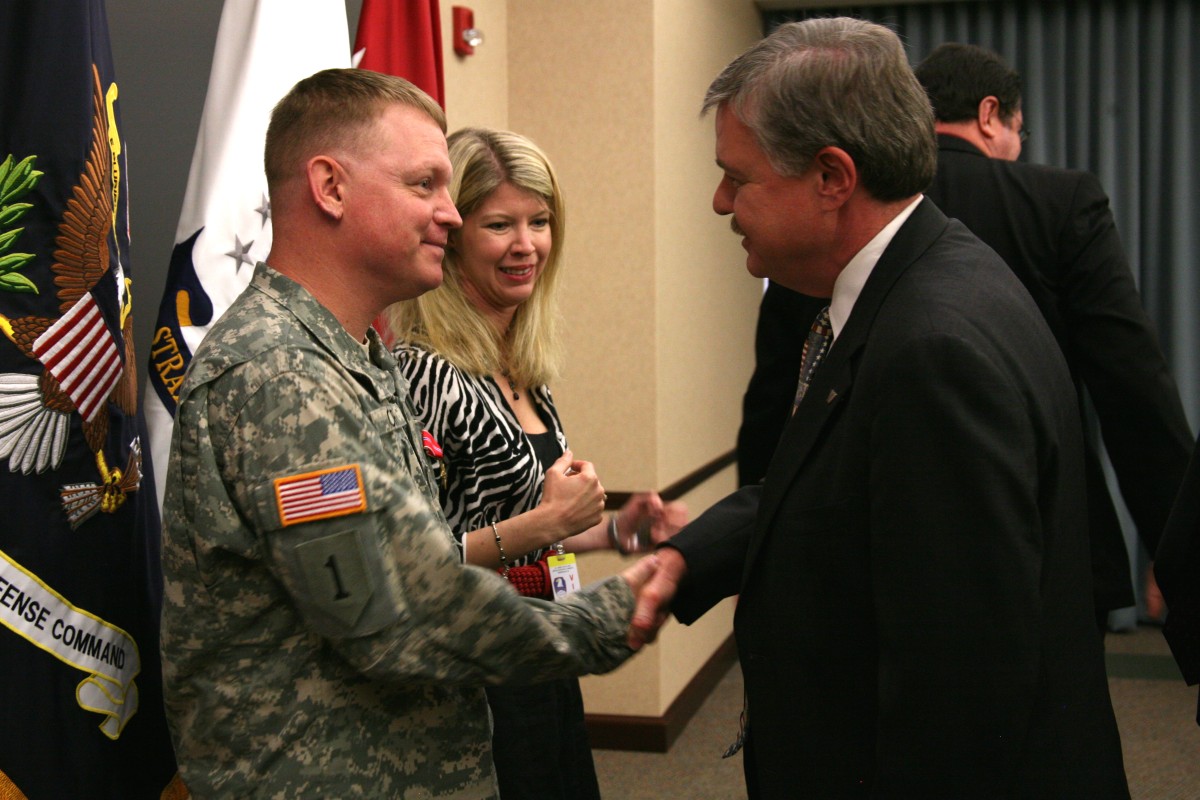 Lt. Col. Jay Curry receives Bronze Star | Article | The United States Army