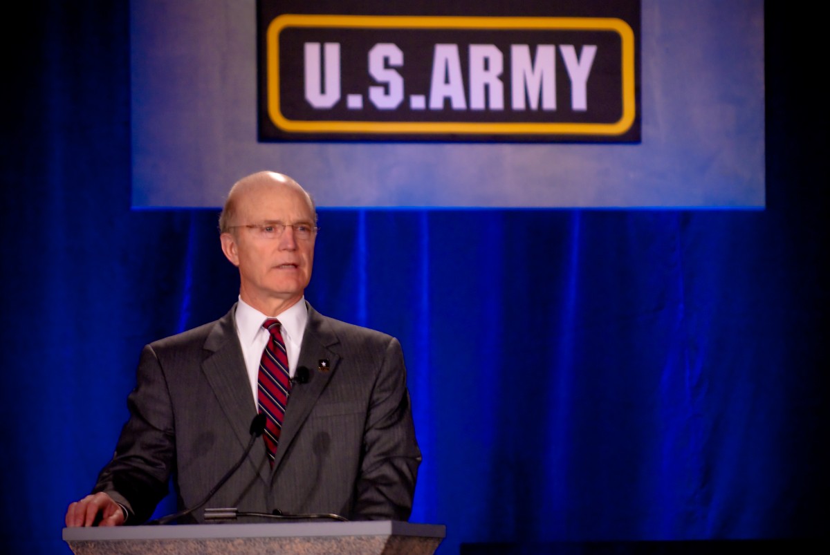 Army embraces social media at conference | Article | The United States Army