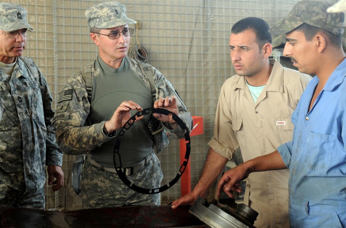 Logistics, technical advisory team instructs Iraqi Army Soldiers ...