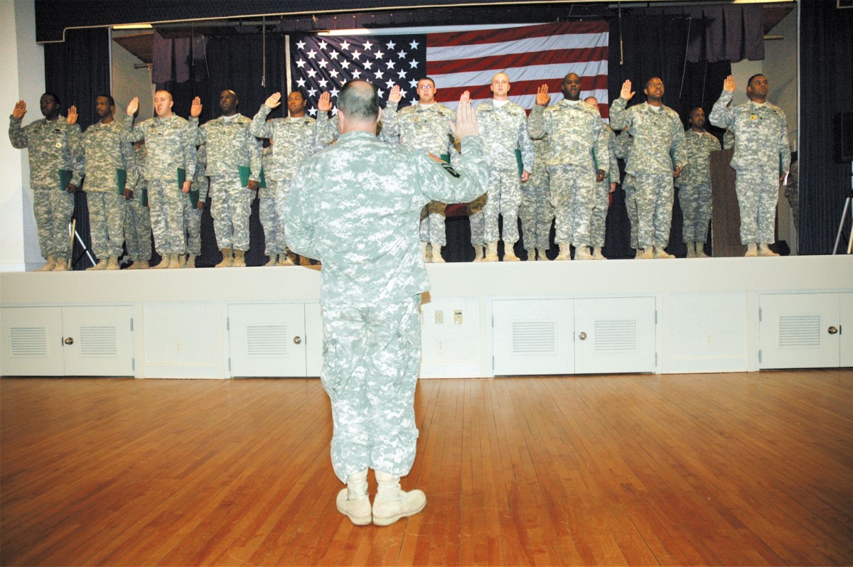 OMMS Soldiers 'stay with the team' during mass re-enlistment | Article ...