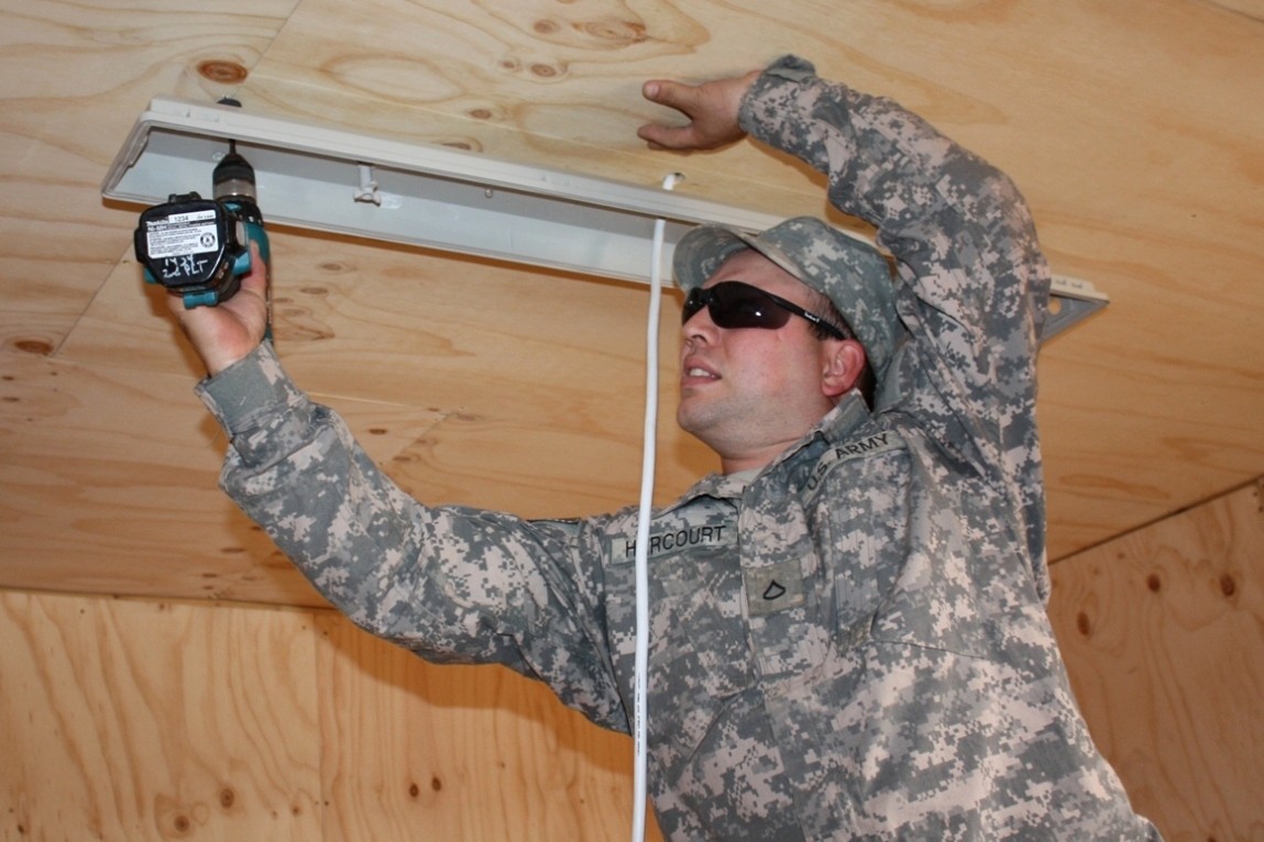 Engineers help improve communication between the U.S. and Iraqi forces ...