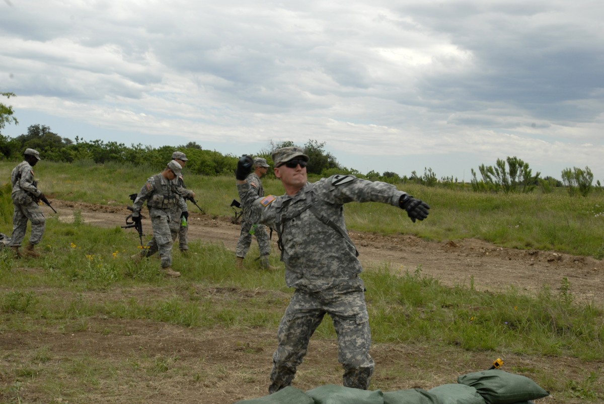 Long Knife Soldiers strengthen skills during EIB training | Article ...