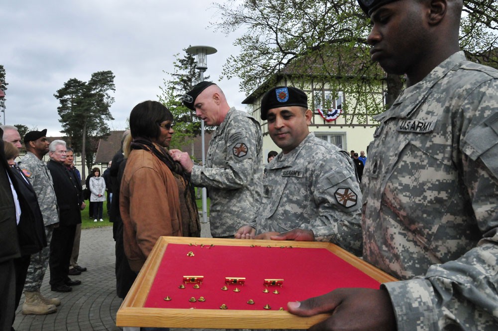 USAG Grafenwoehr employees recognized with Army Superior Unit Award ...
