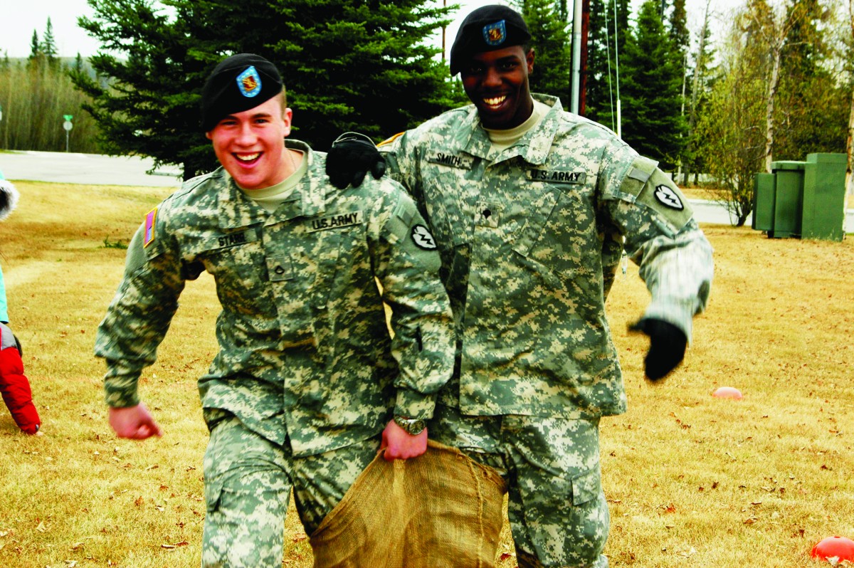 Arctic Wolves go to the field with area students | Article | The United ...
