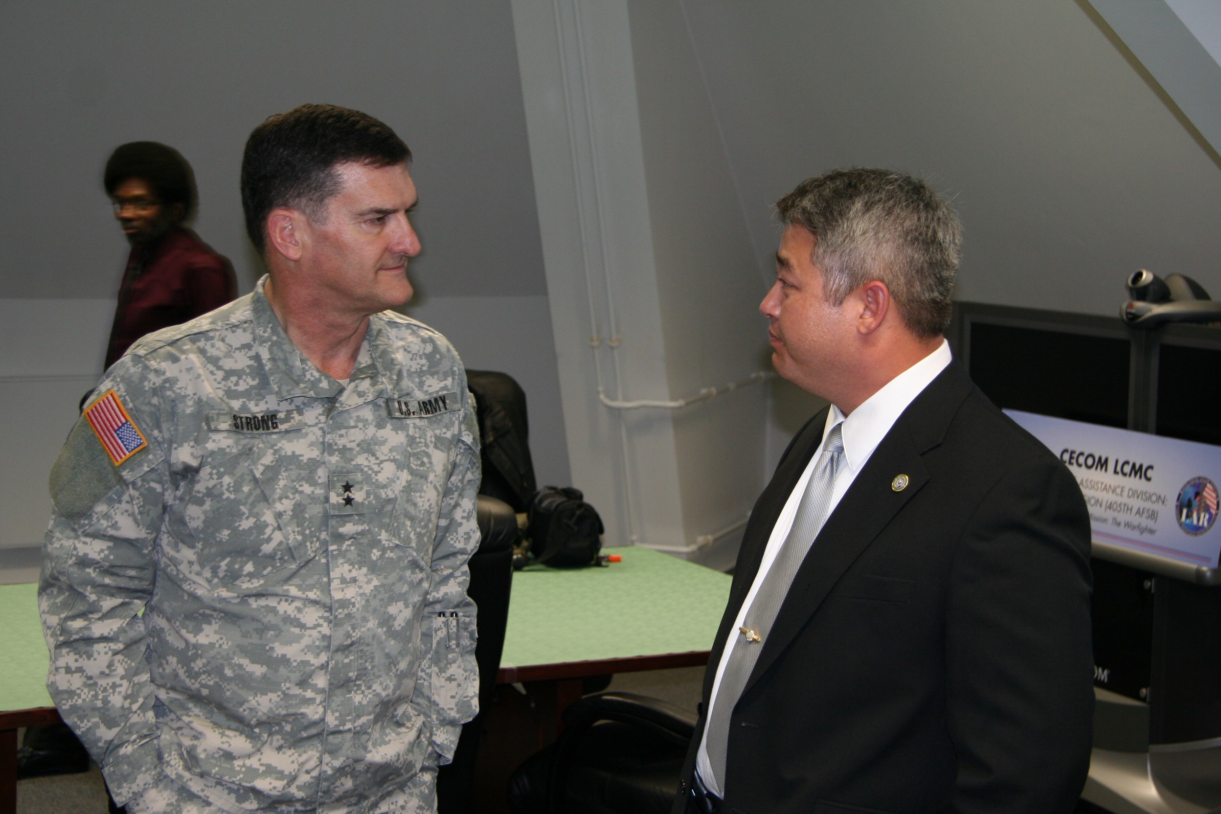 CECOM Commander Visits Europe Headquarters | Article | The United ...