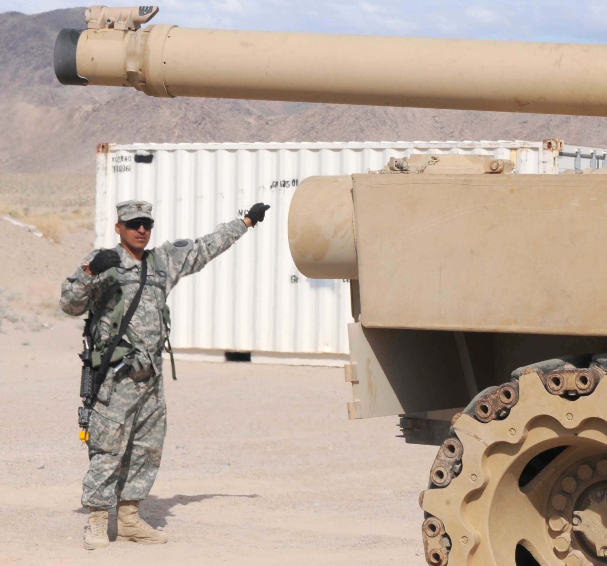Third Armored Cavalry Regiment Soldiers at the National Training Center ...