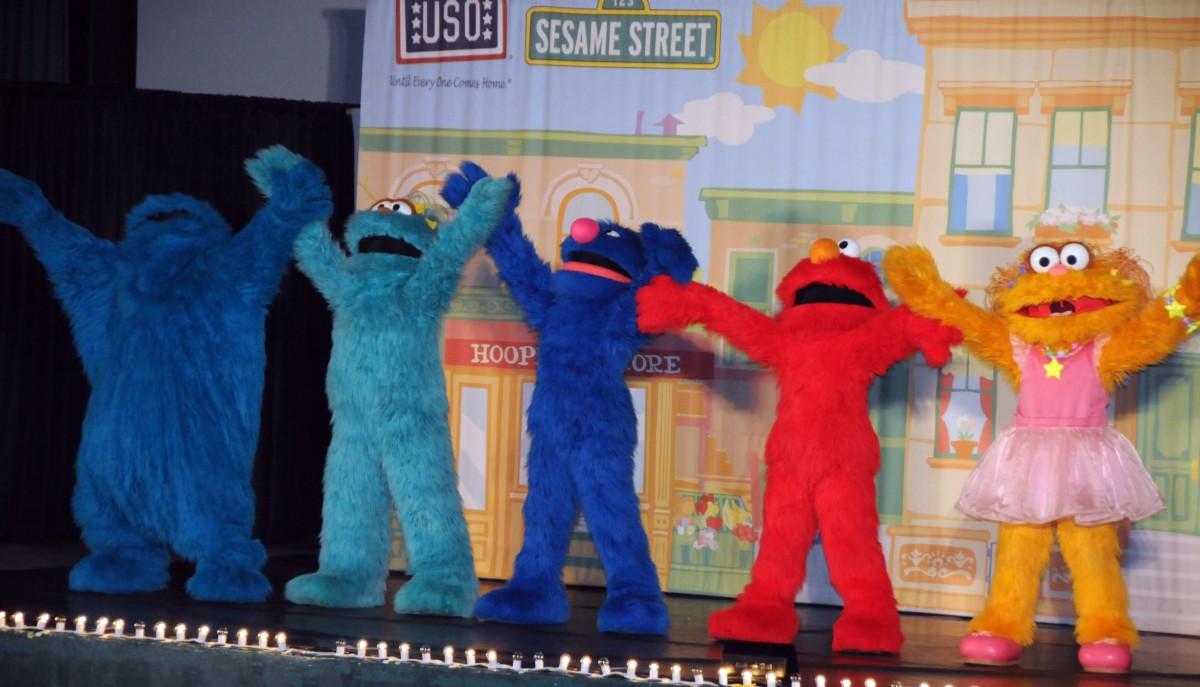 USO Sesame Street tour visits post | Article | The United States Army