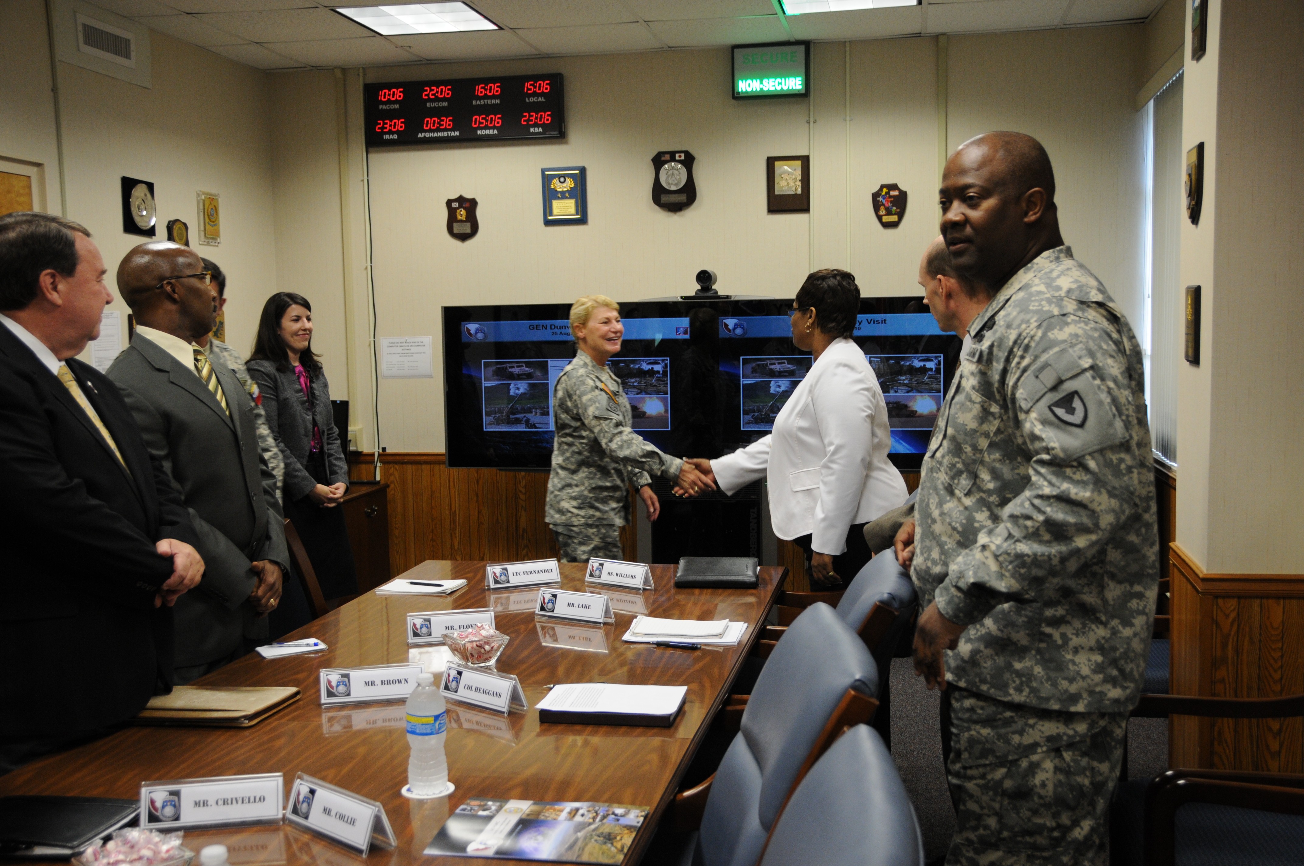 AMC commander, CSM visit USASAC | Article | The United States Army