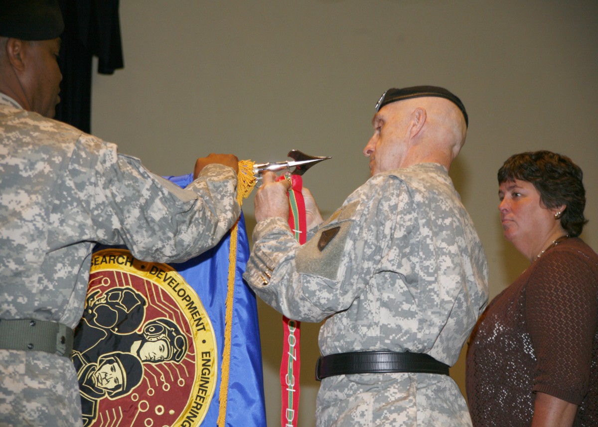 RDECOM earns Army Superior Unit Award | Article | The United States Army