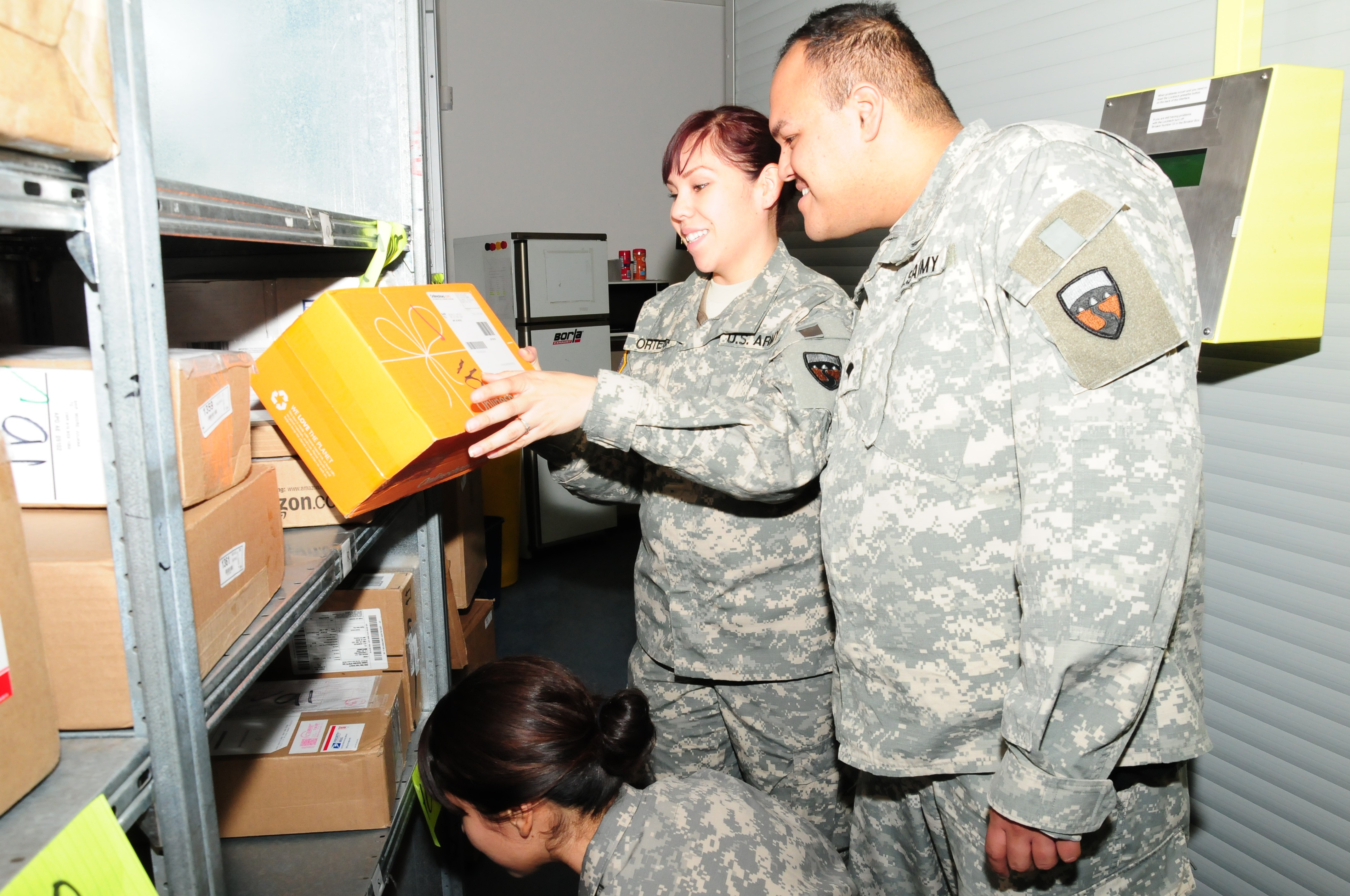 Reservists help with holiday mail rush | Article | The United States Army Reservists help with holiday mail rush | Article | The United States Army
