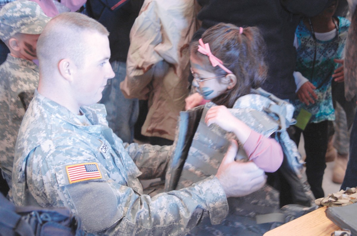 Military children spend a day on deployment with ACS | Article | The ...