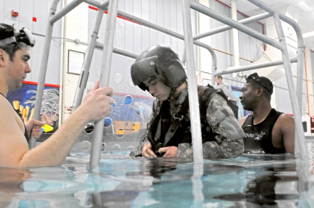 Soldiers with 4th Battalion, 160th Special Operations Aviation Regiment ... Soldiers with 4th Battalion, 160th Special Operations Aviation Regiment ...