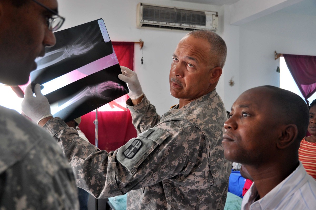 U.S. Army surgeons foster relationship with medical community in Haiti ...