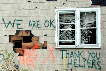 Commentary: Volunteers help clean up Joplin 2 handfuls at a time ...