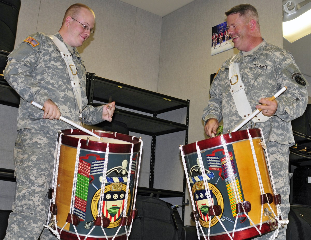 Father, son share in unique Army experience | Article | The United ...