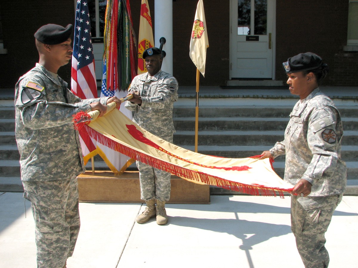Garrison battalion cases its colors | Article | The United States Army