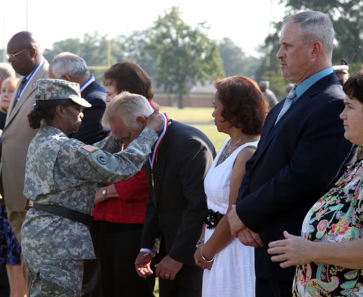 Quartermaster Regimental Review Honors Inductees | Article | The United ...