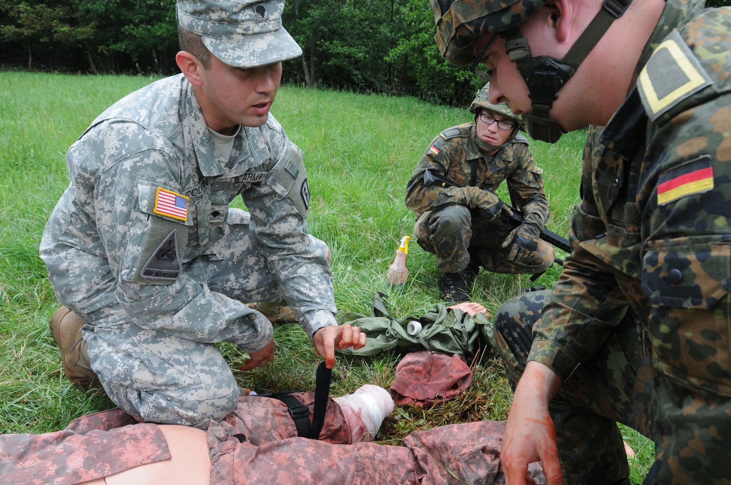 U.S. Army Medics train German Psyops Soldiers | Article | The United ...
