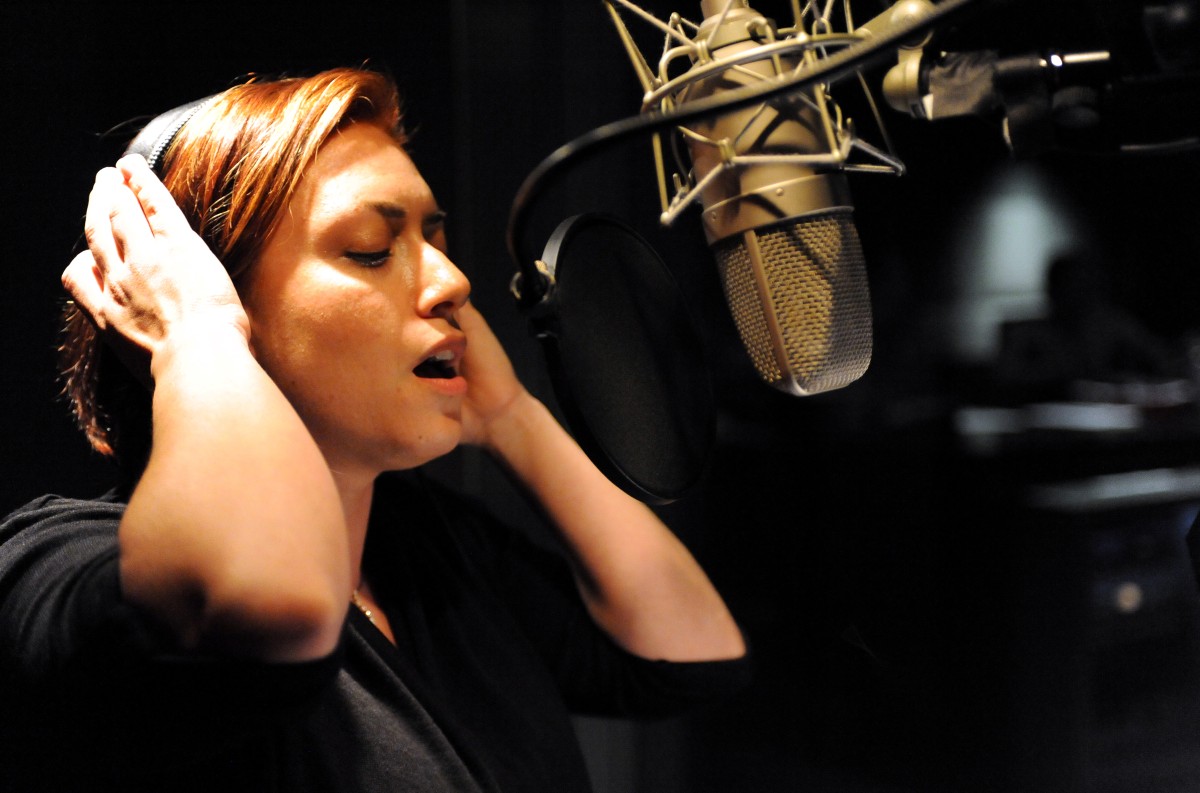 Operation Rising Star offers trip to Hollywood for military vocalist ...