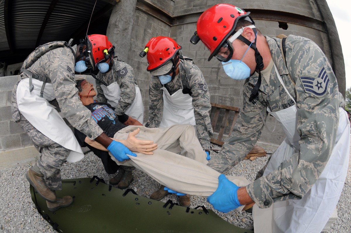 National Guard teams evacuate casualties at Vibrant Response 12 ...
