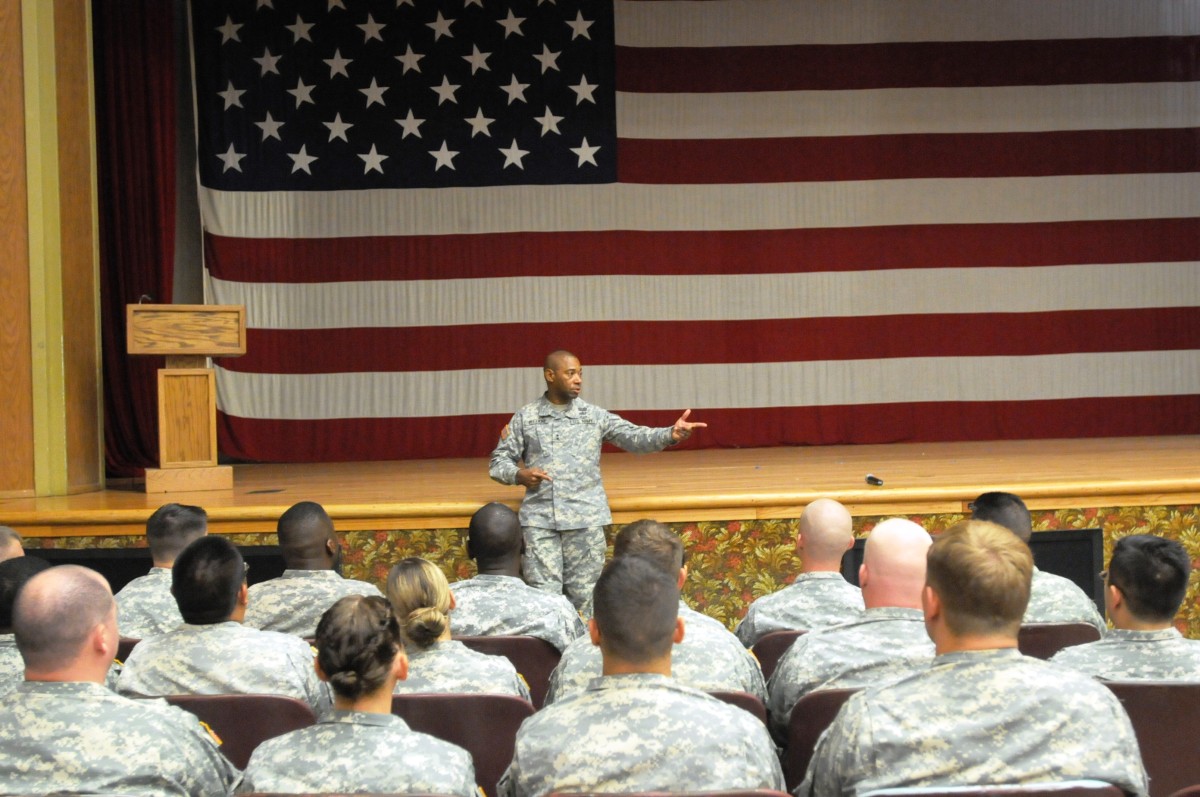 25 Fort Bliss captains graduate the Captains Career Course Common Core ...