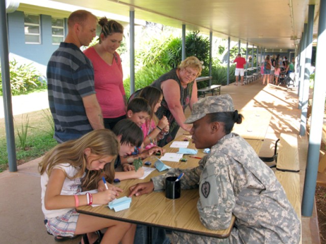 Students celebrate learning, literacy at Hale Kula Elementary's Family ...