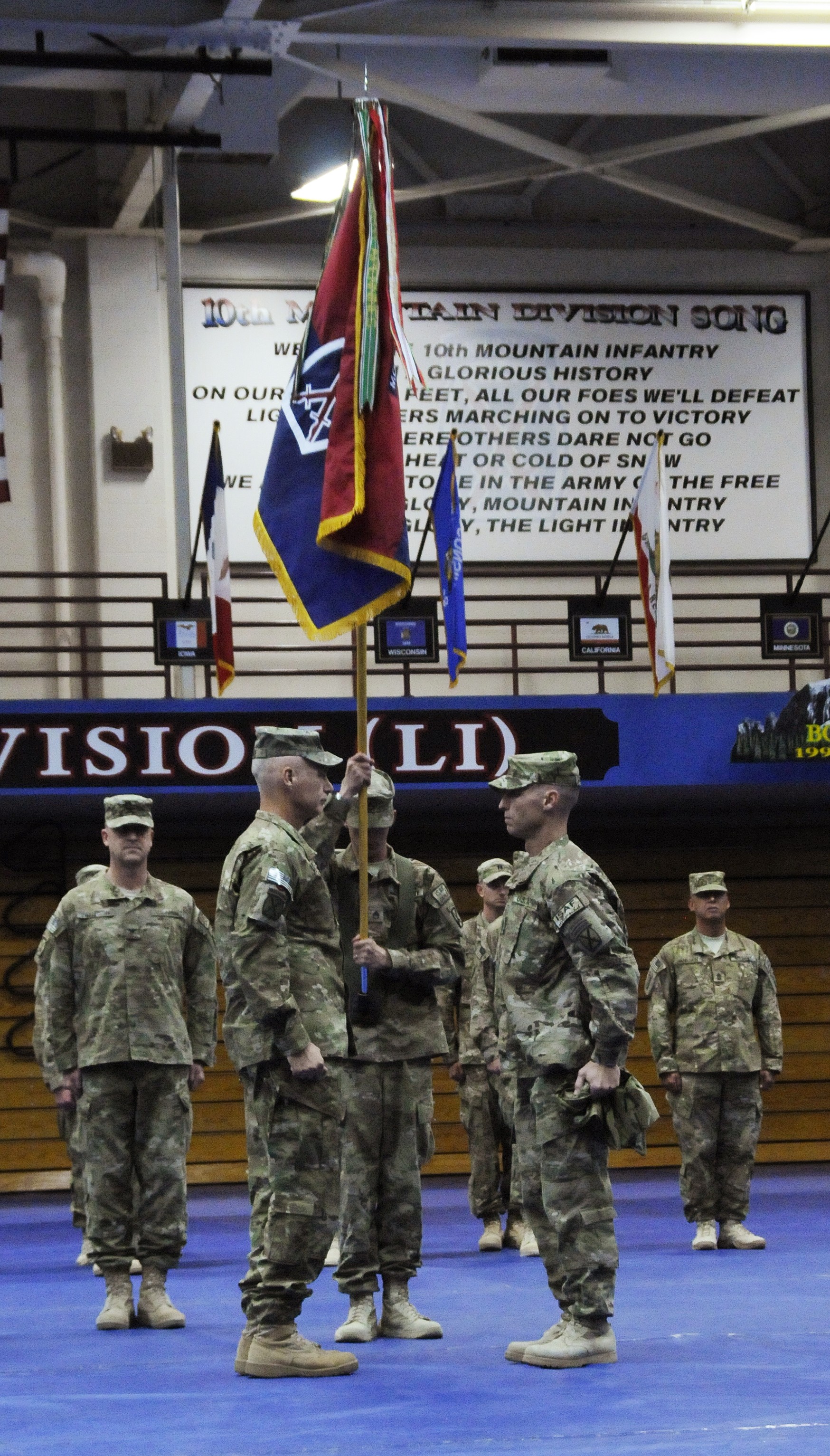 10th Mountain Division headquarters Soldiers redeploy, uncase colors ...