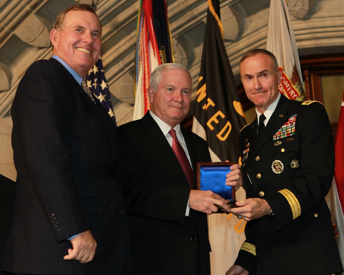 Gates urges Corps of Cadets to keep connected with society | Article ...