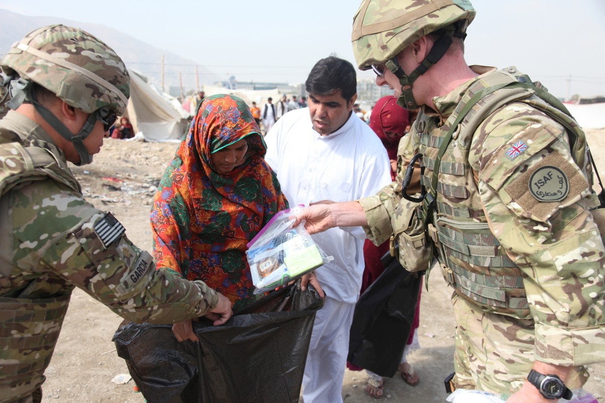American, British troops team up, bring donations to Afghans in need ...