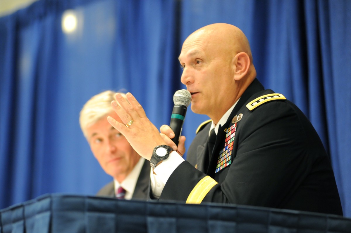 Army leadership renews commitment to families with Army Family Covenant ...