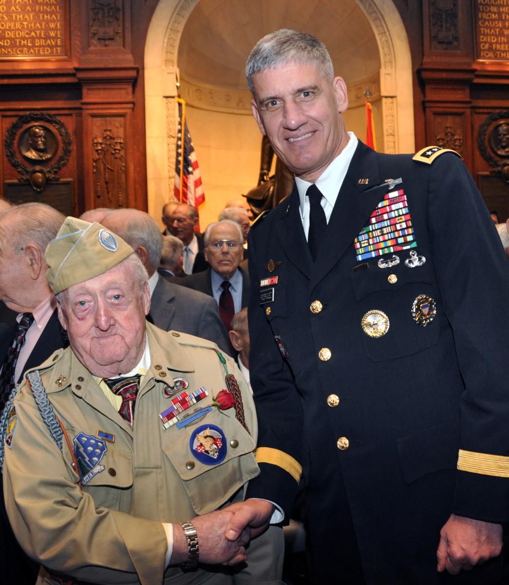 Rodriguez receives historic award, celebrates veterans in return to ...