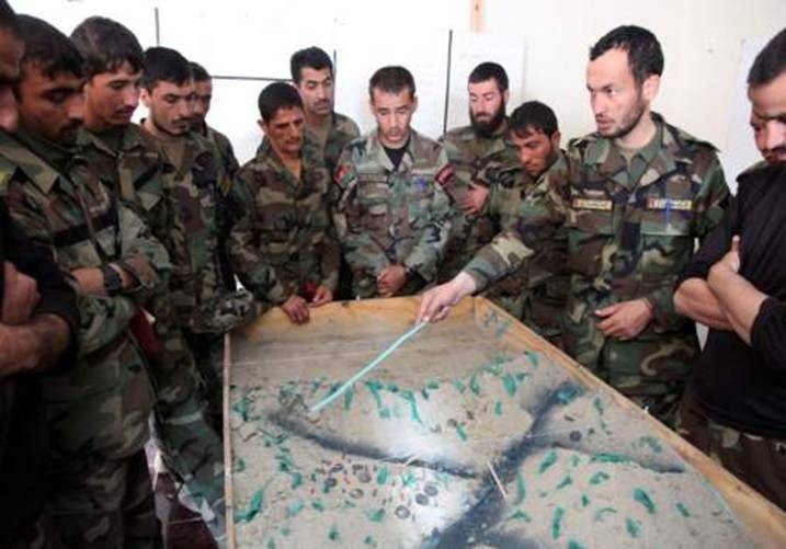 Commandos conduct operations in traditional insurgent stronghold ...