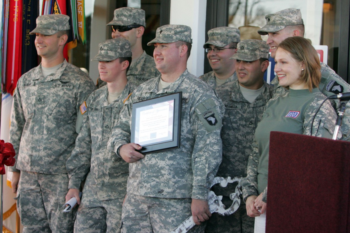 USO brings 'wow' factor to Fort Campbell | Article | The United States Army