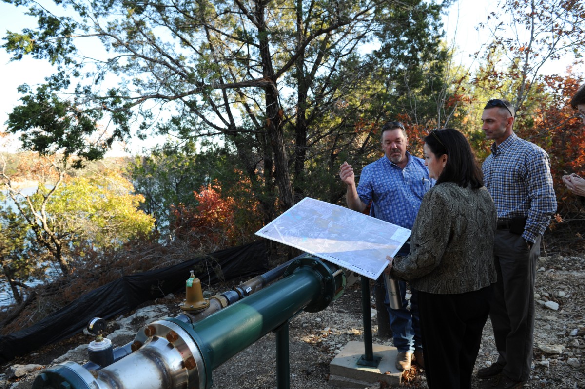 Hammack visits Fort Hood, discusses Net Zero programs | Article | The ...