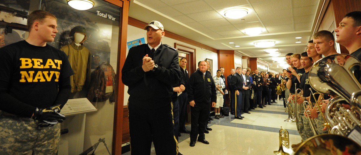 Rally at Pentagon shows Army spirit to beat Navy | Article | The United ...