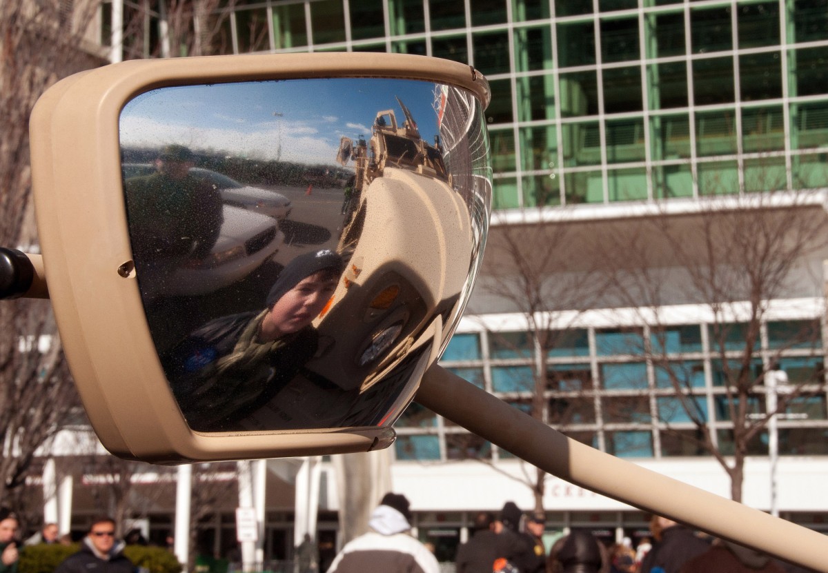 Fans view equipment at Army-Navy game | Article | The United States Army