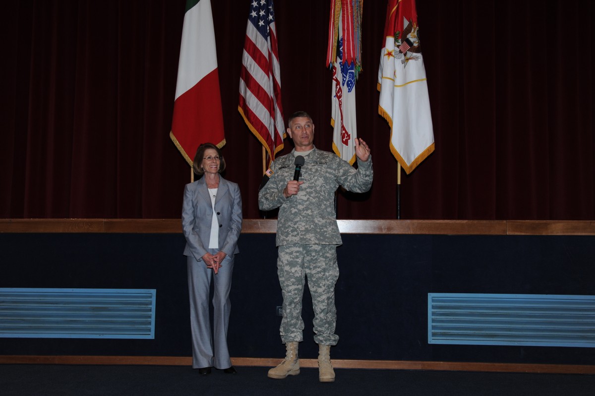 Army's top NCO visits Vicenza | Article | The United States Army
