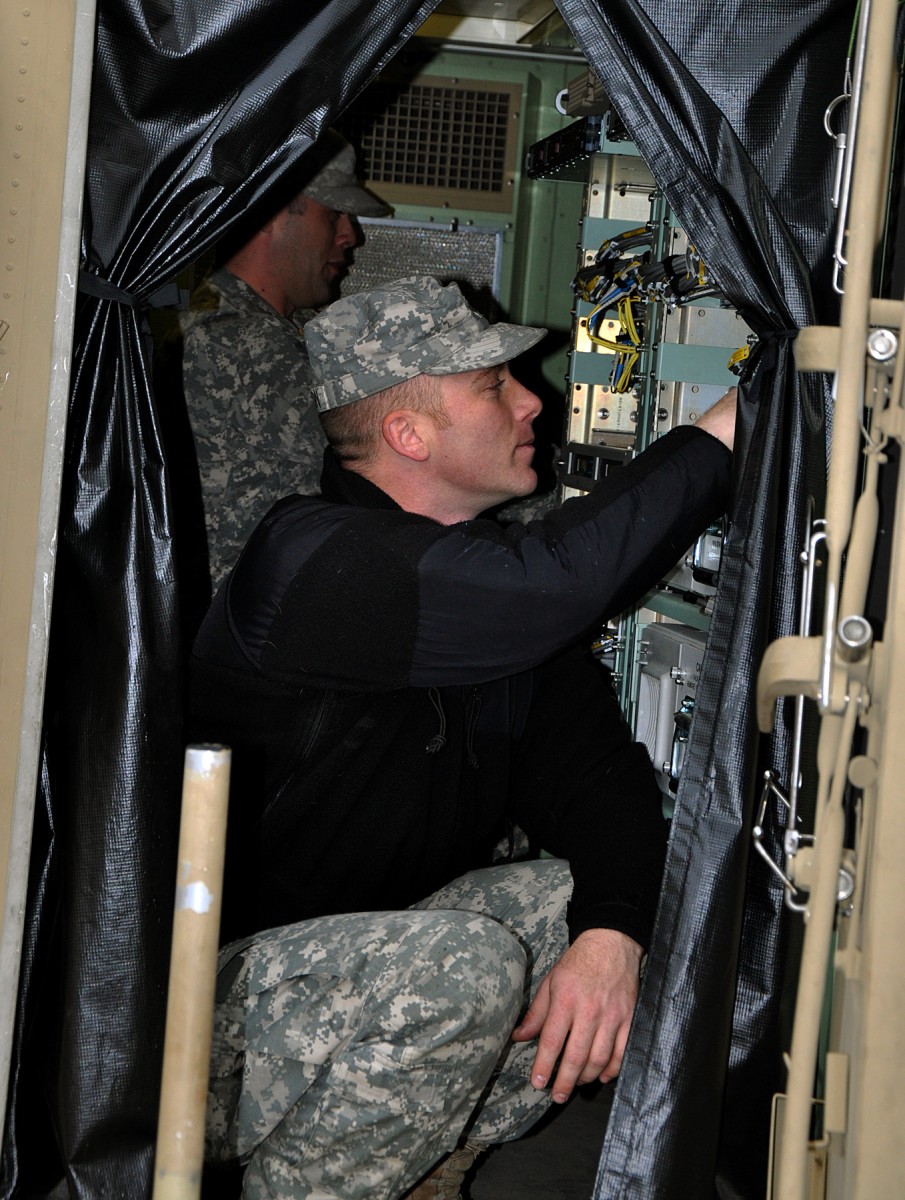 Phoenix Soldiers green on communication | Article | The United States Army