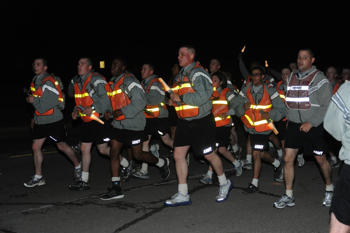 Be seen: Reflective gear required for running in low light | Article ...