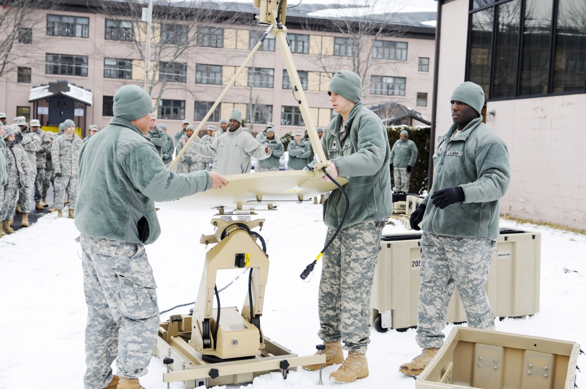 VSAT Keeps HR Soldiers Combat-Ready | Article | The United States Army