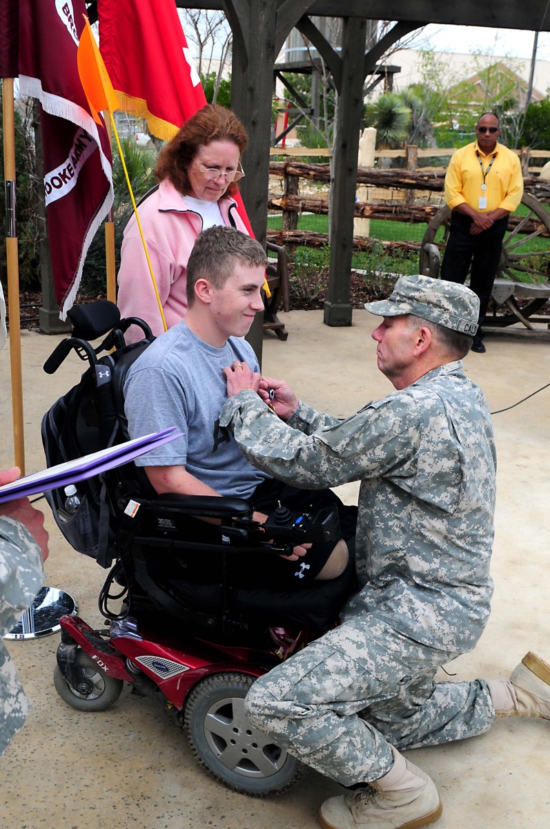 Soldiers honored during Purple Heart ceremony | Article | The United ...