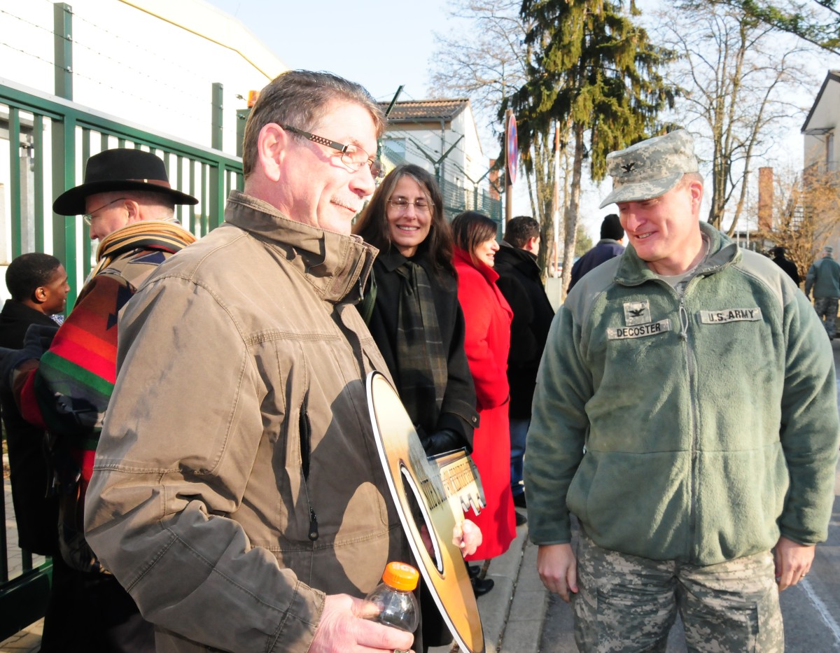 Key marks closure for Kilbourne | Article | The United States Army