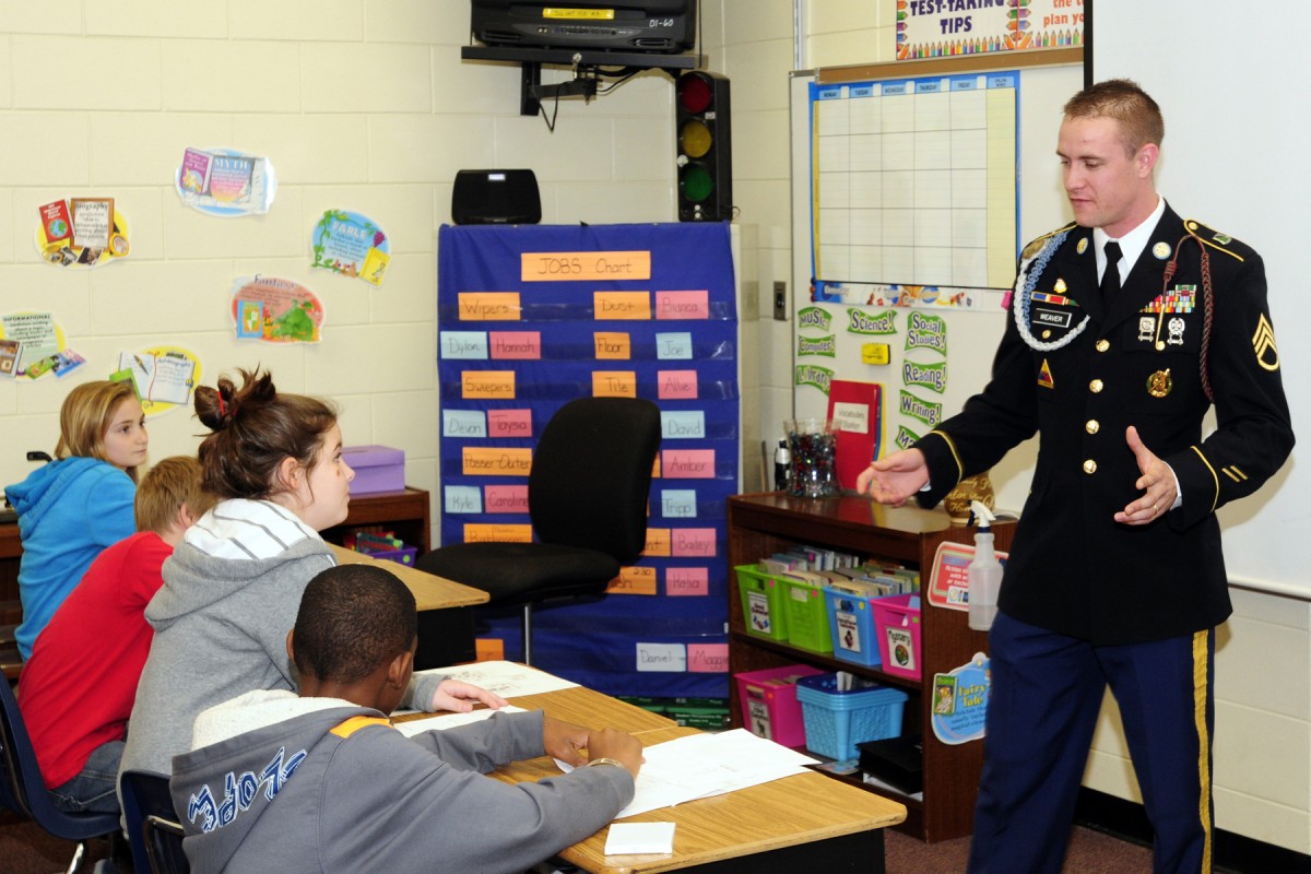 Soldiers share Army experiences, inspire kids | Article | The United ...