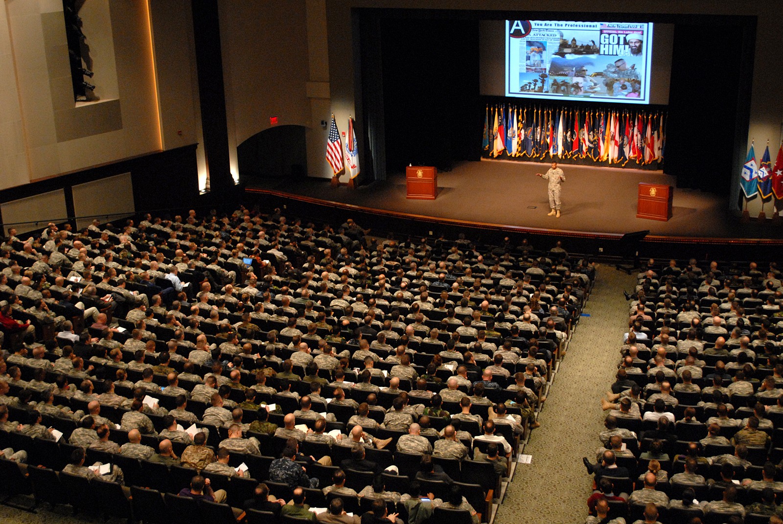 Brooks sets stage for ILE students | Article | The United States Army