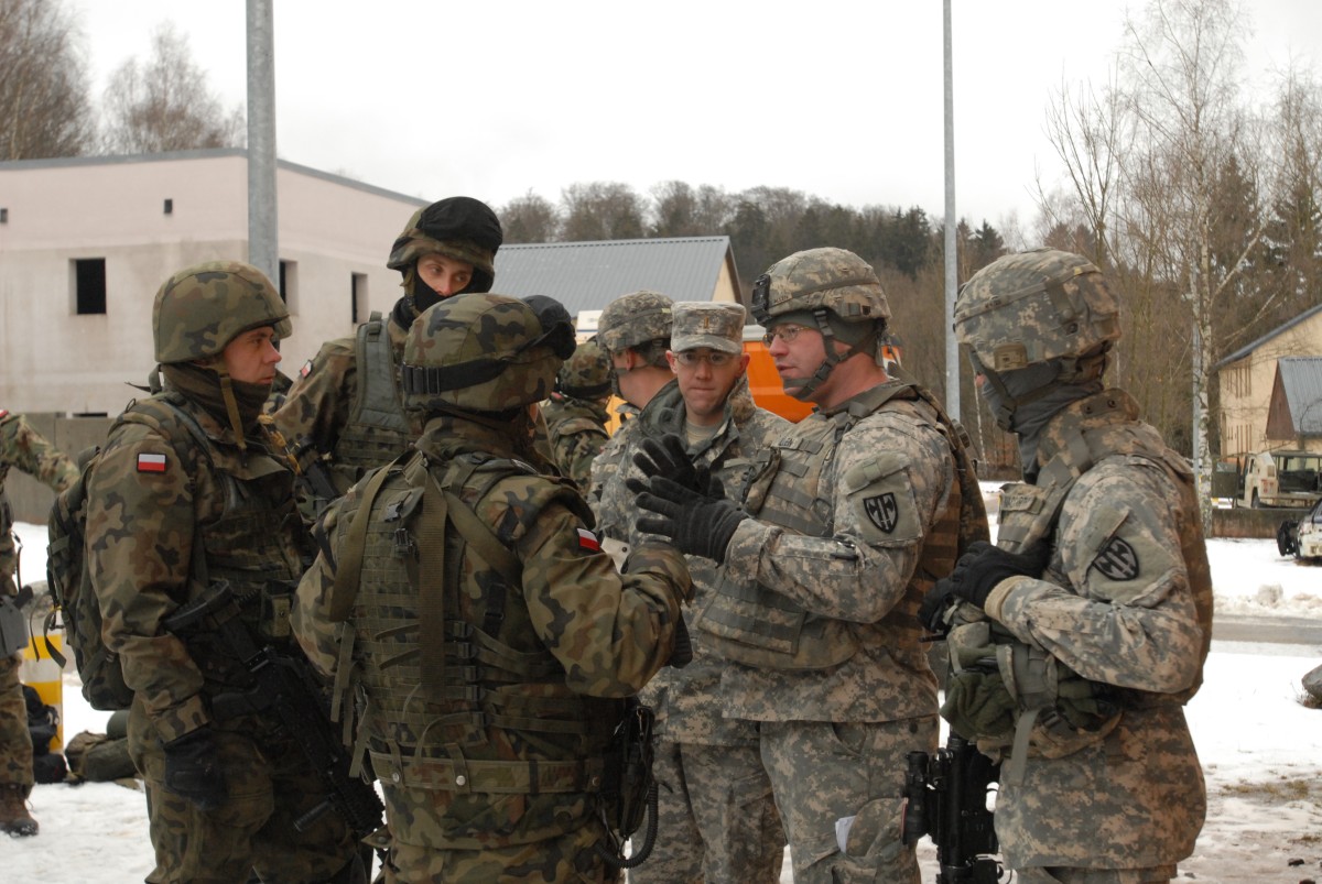 Polish MPs train with the 18th MP Bde | Article | The United States Army