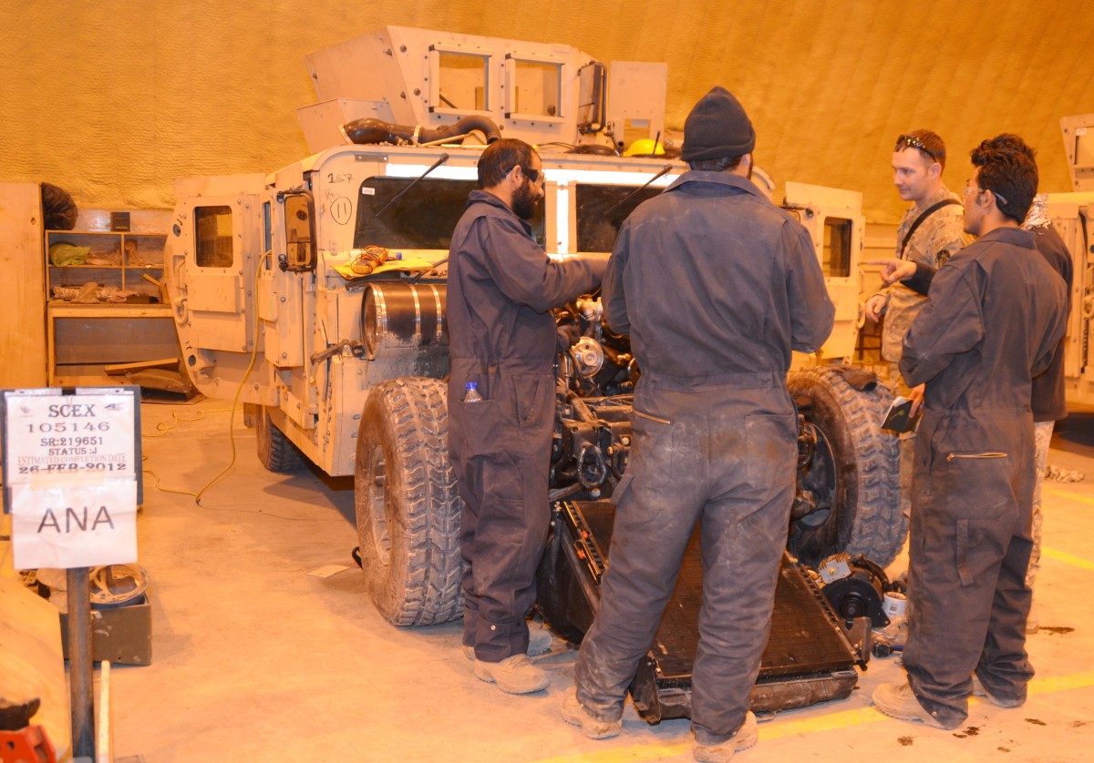 ANA Maintenance mentorship program graduates 17 Soldiers | Article ...